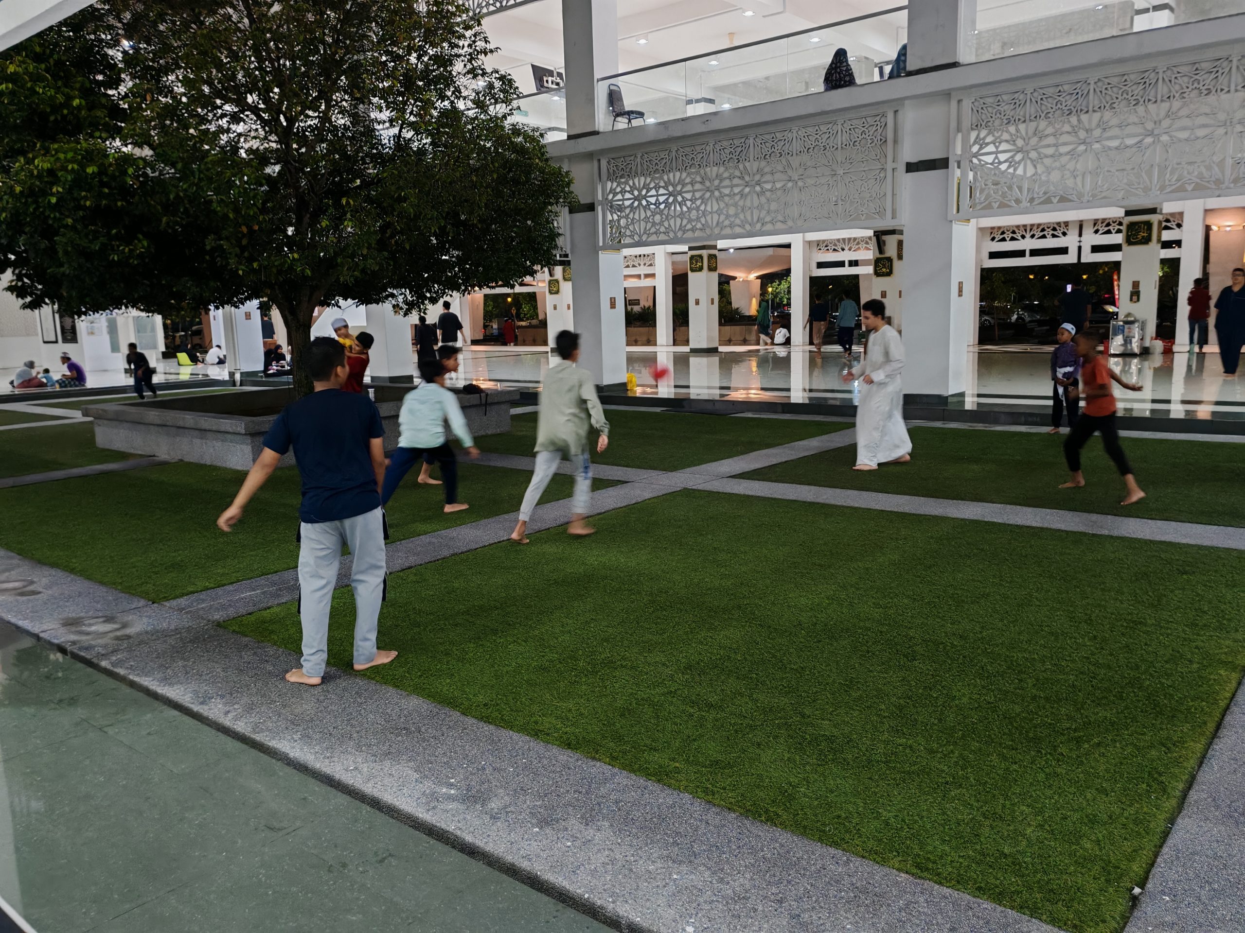 Finding the Best Mosque for Iftar: Back to Masjid Cyberjaya - Wise's Wira